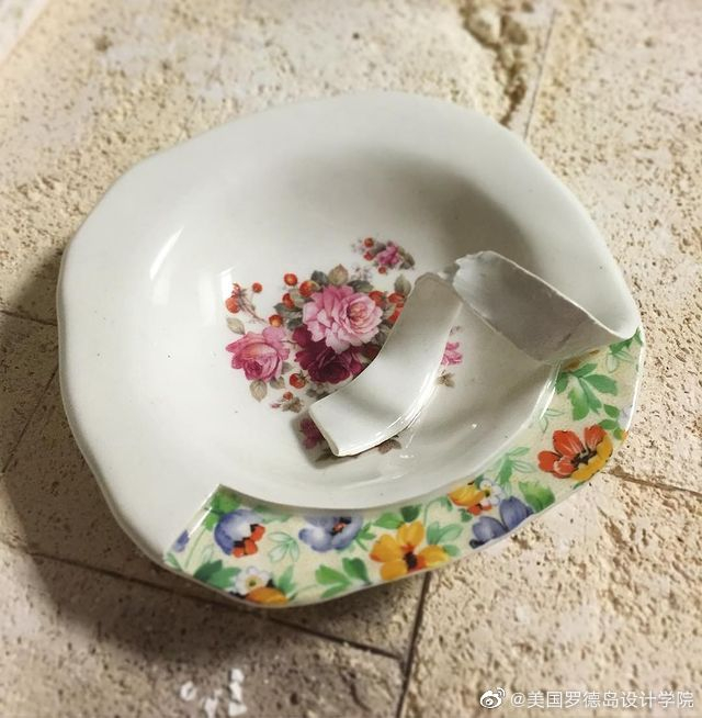 英国陶瓷艺术家Beccy……__财经头条