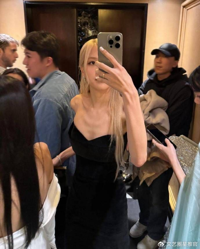 LV三公子点赞Lisa吐舌头照片寓意深长！Lisa用防偷窥膜掩饰恋情|公子|舌头|晚宴_新浪新闻