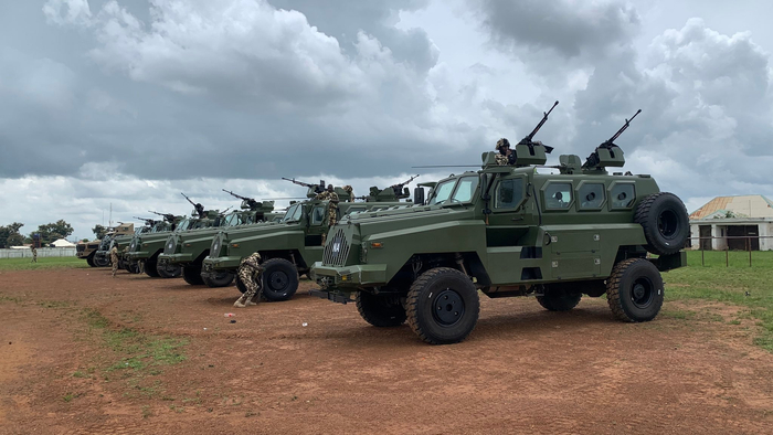 尼日利亚陆军的猛士突击车和长安工业CS/VP3防地雷反伏击车