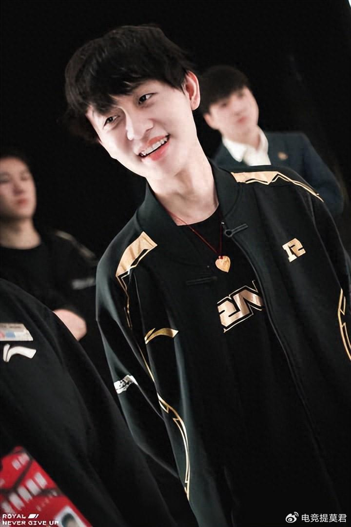 左右NG互搏！RNG对战LNG，Scout或带队终结连败！__财经头条__新浪财经