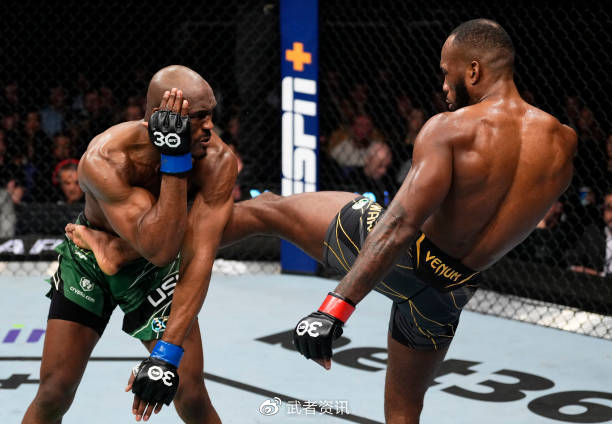 爱德华兹点胜乌斯曼成功卫冕UFC次中量级冠军金腰带|爱德华兹|乌斯曼|UFC_新浪新闻