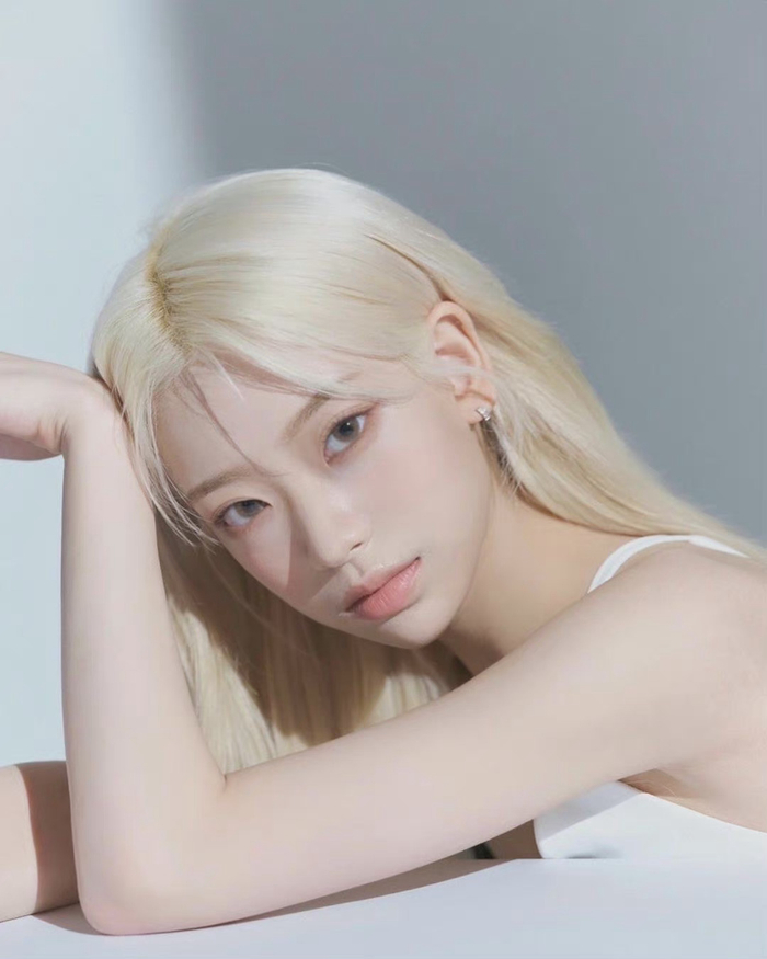 韩国美少女 yooxseo