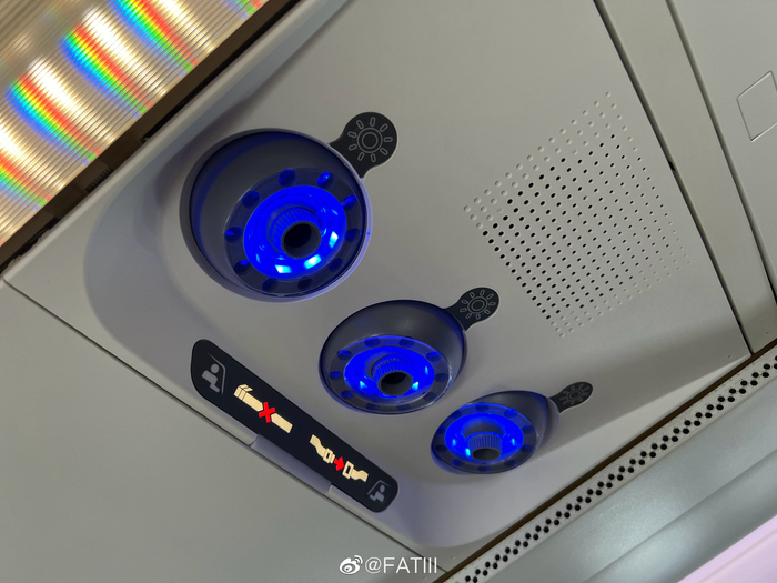 关于C919客舱的一些小细节__财经头条