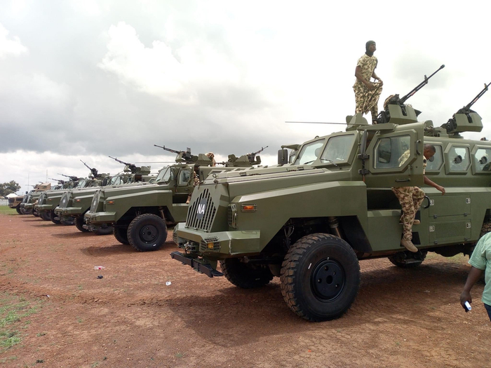 尼日利亚陆军的猛士突击车和长安工业CS/VP3防地雷反伏击车