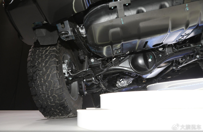 17.98万起，全新北京BJ40广州车展上市，坦克300最强对手来了？__财经头条