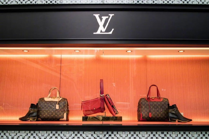 到底是谁在疯抢LV？