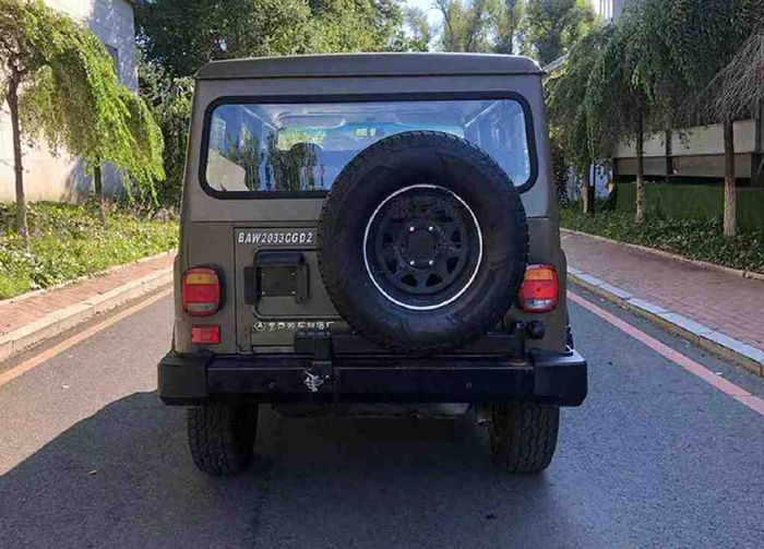 新款BJ212实车曝光，方门硬顶，新底盘，加长115mm，搭载2.4T动力