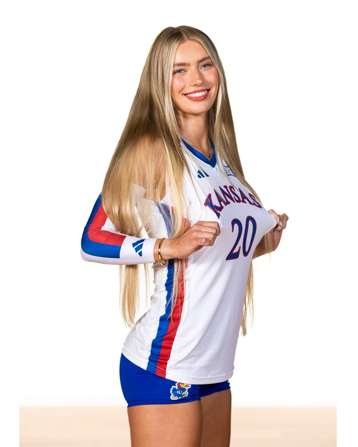 堪萨斯女排运动员Brynn Kirsch，这颜值不低__财经头条__新浪财经