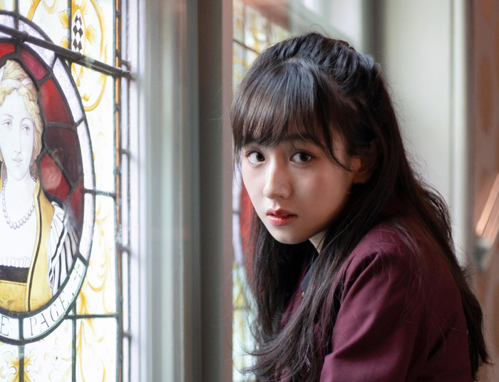 顾林 英国纽克斯尔大学金融会计专业 99年 身高157cm 体重42kg 喜欢拍