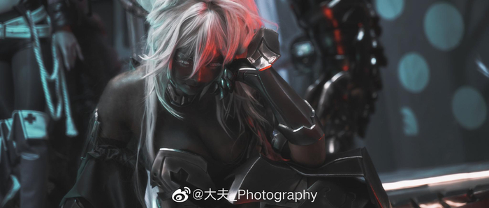 经过展台时候看到@教主Shadow 在拍…………