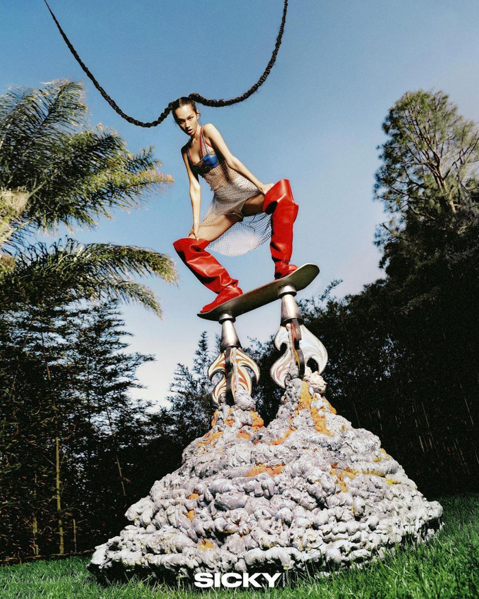 SICKY Magazine X 水原希子 水原希子登上SICKY杂志创刊号……__财经头条__新浪财经