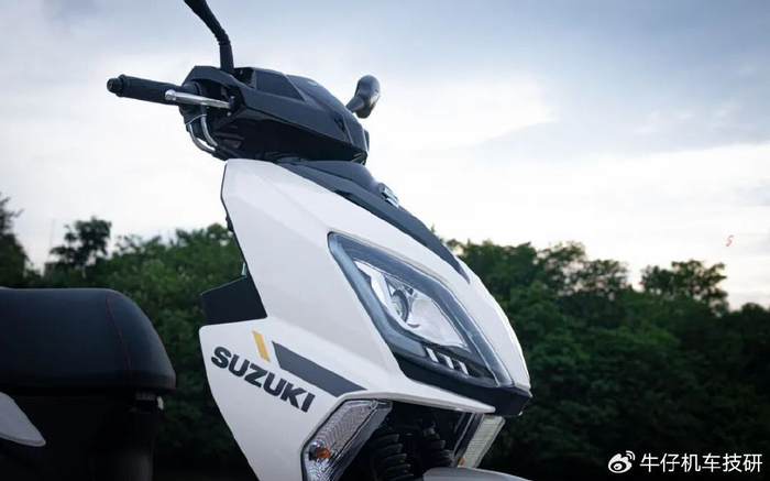 凭什么是传奇？9980元的铃木UY125，全面评测！__财经头条__新浪财经