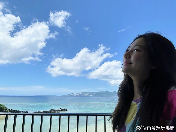 Selina任家萱怀孕8个月，状态好好，一脸幸福的模样……