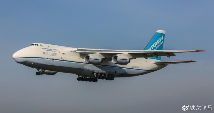 安124创世界纪录：405吨“巨兽”冲破云霄，连飞三昼夜不落地