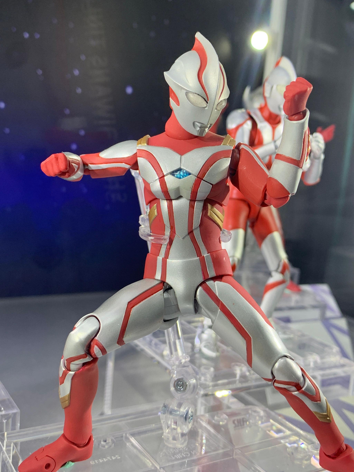 SHF梦比优斯奥特曼 展示