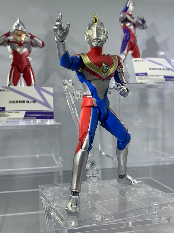 SHF真骨雕 戴拿奥特曼