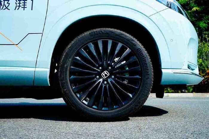 小尺寸大空间 驾驶风格多变 广汽本田e:NP1试驾测评
