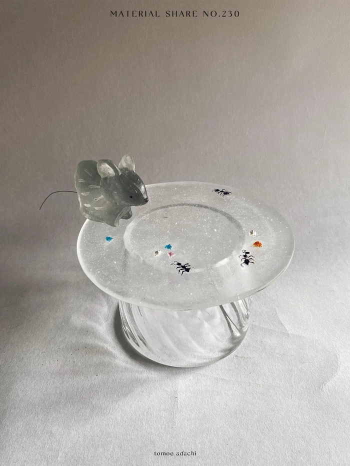 玻璃的“妙想” “荒诞童话故事” | tomoe adachi__财经头条