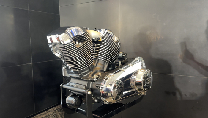 国产2000cc超大排摩托澎湃驾临，X-WEDGE新威骑品牌暨新品发布__财经头条__新浪财经