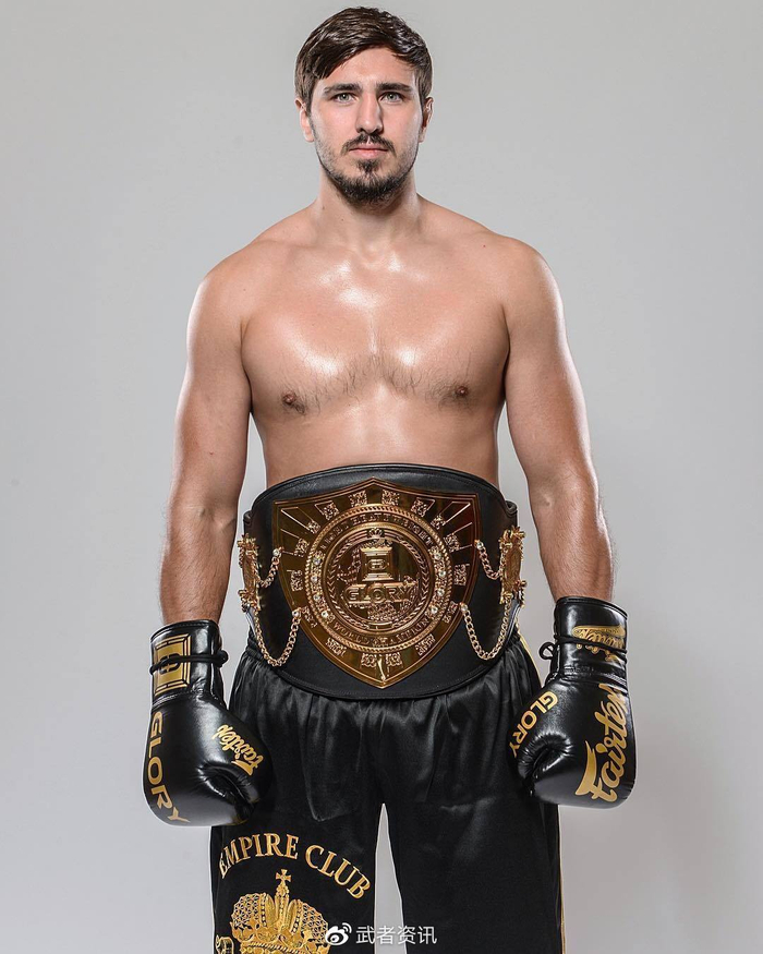 前Glory冠军阿特姆·瓦希托夫今年6月转战MMA综合格斗