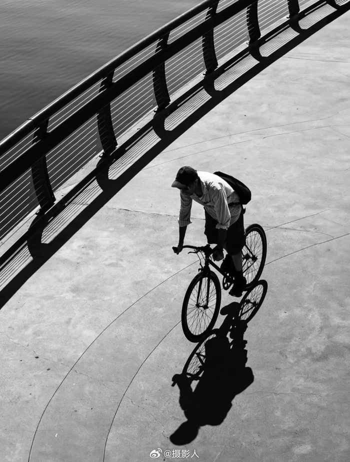 骑行的生活🚴‍♀️ 摄影丨Oliver Duncan__财经头条__新浪财经