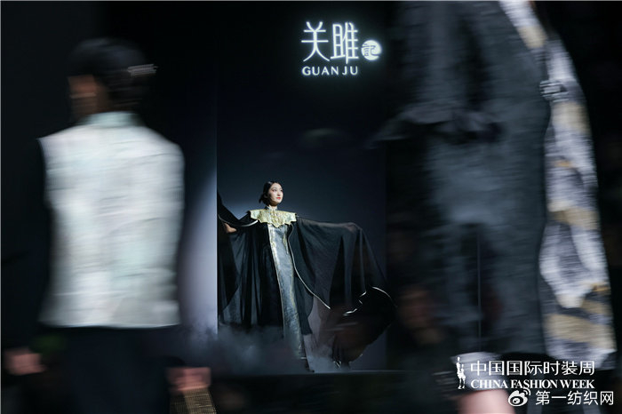 国风•关雎•锦色——GUANJU关雎记优雅绽放AW24中国国际时装周__财经头条__新浪财经