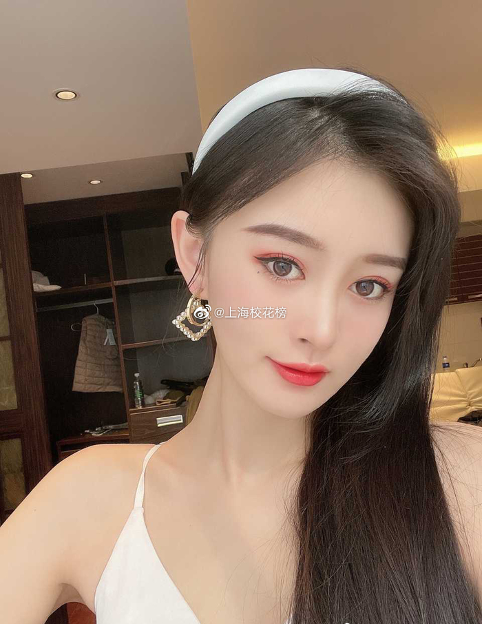 身高170 体重45kg 爱好摄影读书 跳舞 行业kol