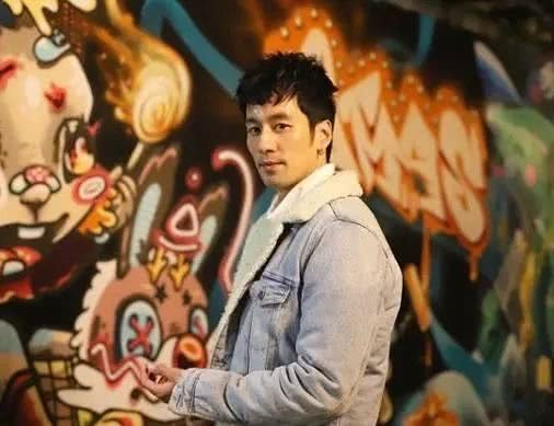 又一男星官宣妻子怀孕9个月，小13岁老婆气质优雅，长相甜美