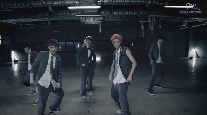 EXO《咆哮》到底多厉害？SM靠它买了楼，作词人靠它躺着挣钱