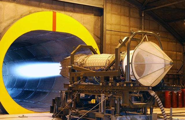 发动机哪去了？日本"玩坏"的F35残骸找到，捞上来之后美国着急了