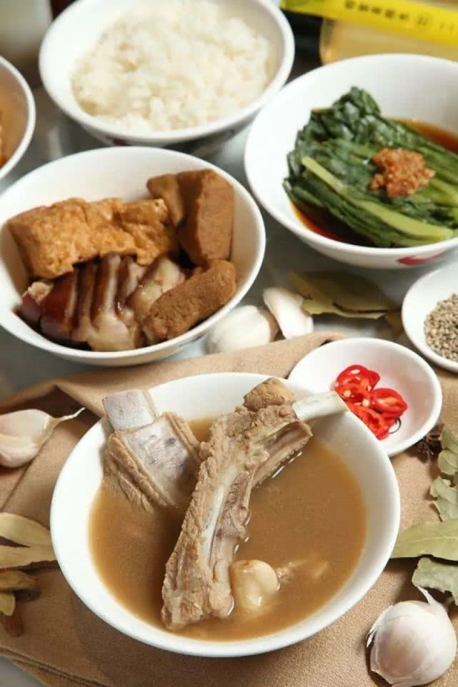 肉骨茶：你吃肉，我喝汤，别客气！