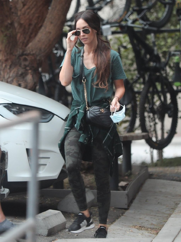 34岁梅根·福克斯惊艳亮相！变形金刚女郎颜值老了，身材却超抢眼__财经头条