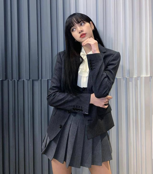 Lisa挑战过膝袜！166穿出170的比例