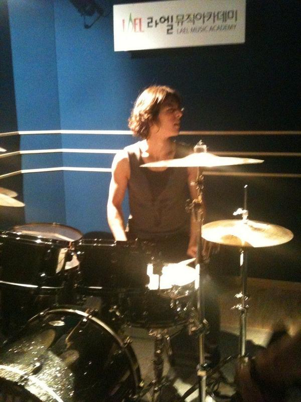 还记得《小时代》里的Neil吗？他现在长这样