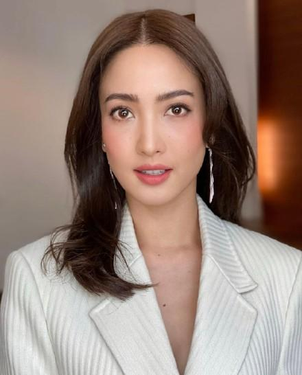 Taew首次公开回应新恋情，满面春风甜蜜笑容掩不住！网友：虚伪|女星_新浪娱乐_新浪新闻