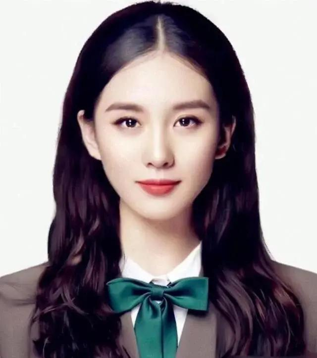 当女明星拍“韩国证件照”,杨幂御姐baby温柔，看她：惊艳了