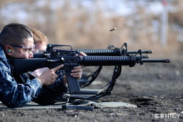 浅谈美国M16枪族，这么多分支型号该如何识别？别再傻傻分不清了