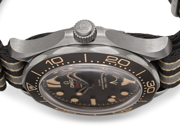 OMEGA 欧米茄海马联名007 Edition 007版潜水腕表