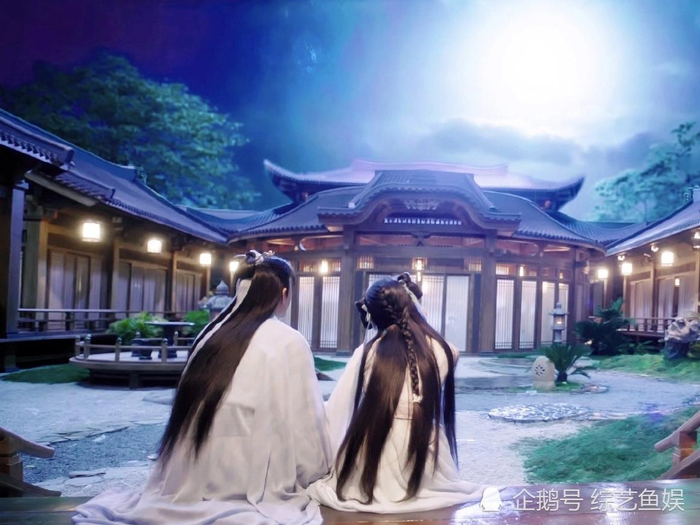 《琉璃》避嫌后续：成毅涨粉40万，受邀参加跑男，朱梓骁直播夸他