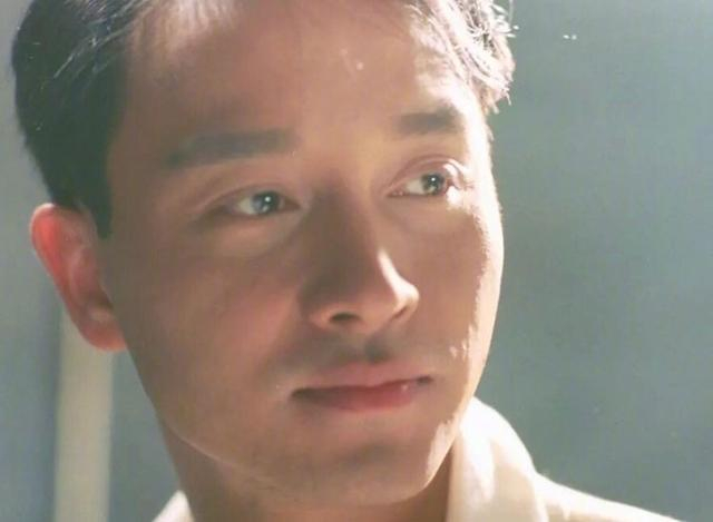 芳华绝代的张国荣，长相不算惊艳，为啥就是忘不了他的脸？