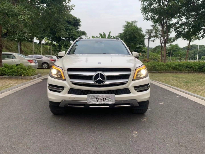 16款奔驰GL350售价27万，奢华大气，科技感强，省油利器