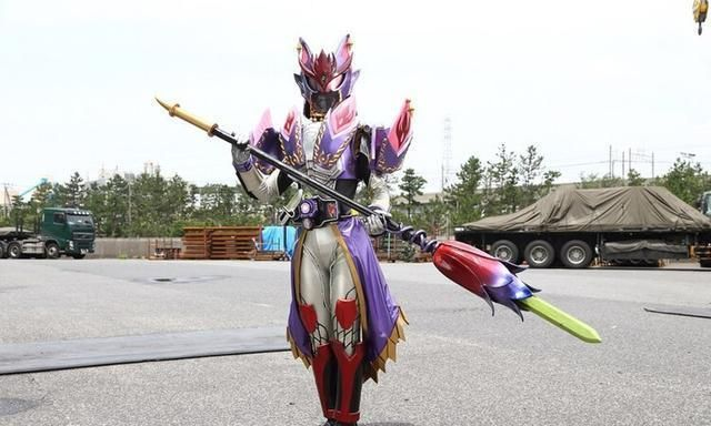 假面骑铠武：汇总外传中的BOSS,主任击败了两位