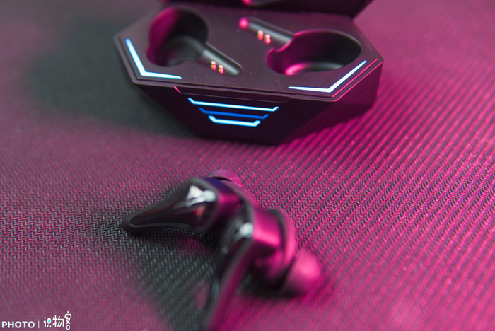 告别游戏延迟，专业电竞TWS耳机——TEZO SPARK体验__财经头条