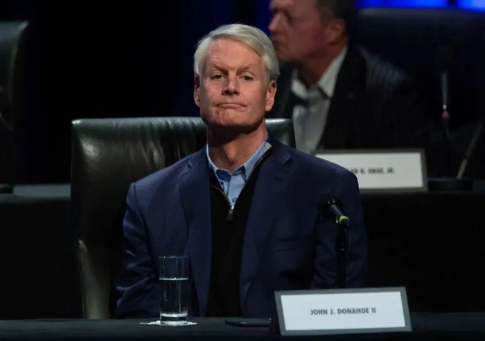 耐克大裁员，涉及40%的岗位，100多位副总裁失业，光离职赔偿就要17亿！