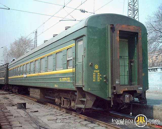 差点掀翻客车的钢锭，记8424次列车浙赣线02年脱轨险性事故|客车_新浪新闻