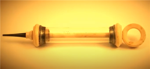 从灌肠到打针，注射器是如何发明进化的？
