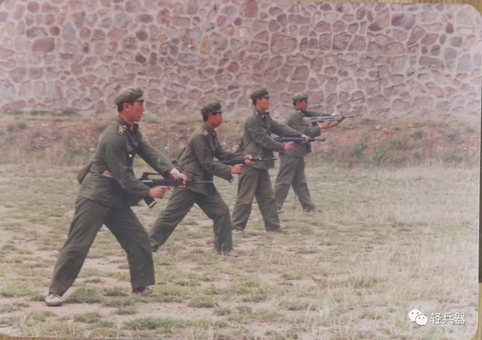 能把枪王老卡耳朵震聋的87式步枪，为什么如今看不到了？｜轻武专栏