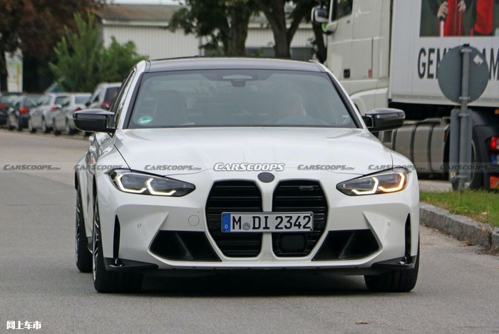 宝马全新M3街拍曝光！明天国内发布，搭3.0T，四出排气更运动