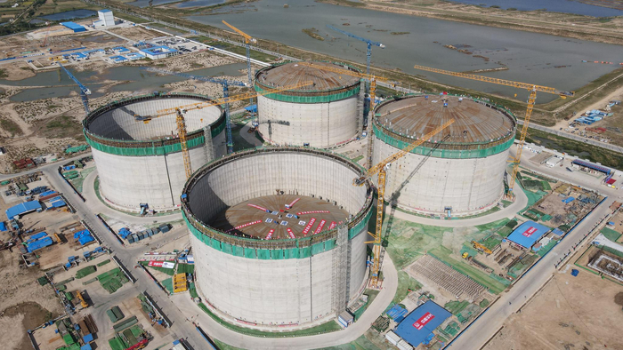 我国LNG储罐核心技术再上新台阶 自主设计建造的最大LNG储罐成功升顶|盐城|江苏|LNG_新浪新闻