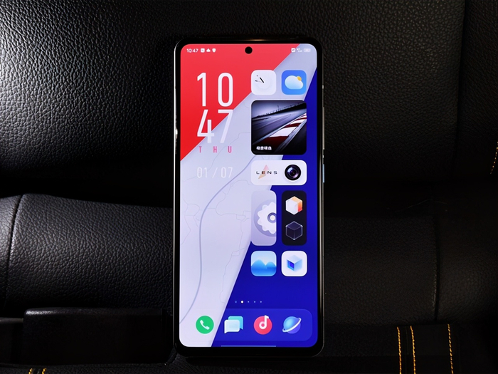 vivo iQOO7发布，被小米11按在地上摩擦，价格劝退！__财经头条__新浪财经